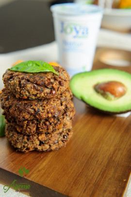 Chiftele cu linte, ciuperci si sos de iaurt - de post - Arome de poveste