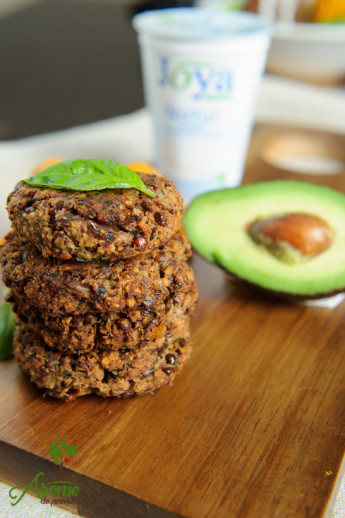 Chiftele cu linte, ciuperci si sos de iaurt - de post - Arome de poveste