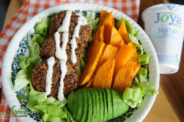 Chiftele cu linte, ciuperci si sos de iaurt - de post - Arome de poveste